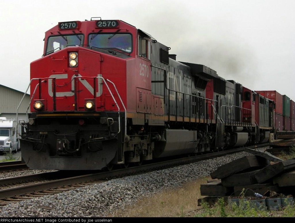 CN 2570